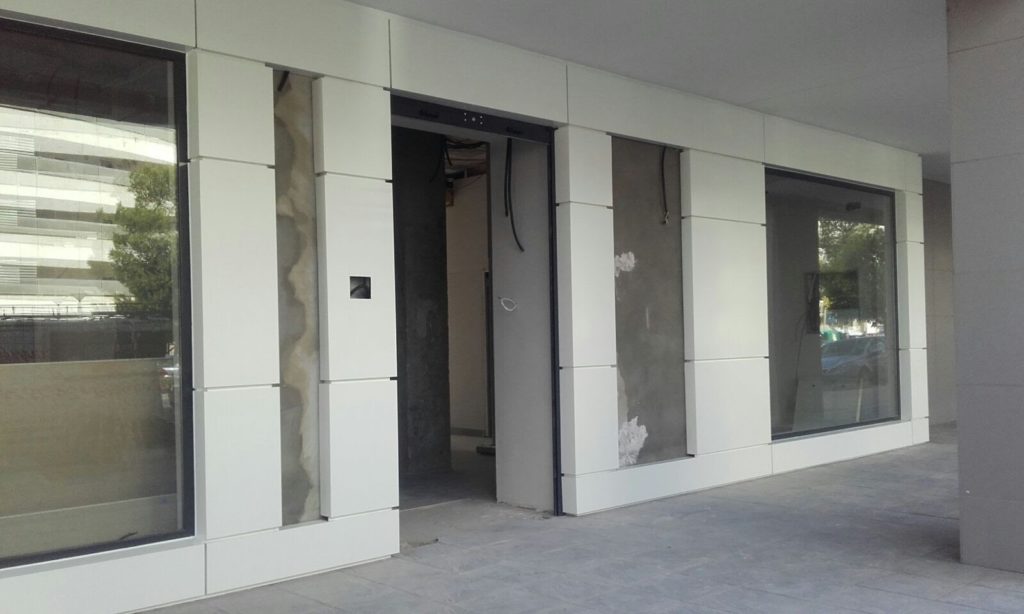 Recubrimiento fachada panel composite Clínica Dental | Farquitec